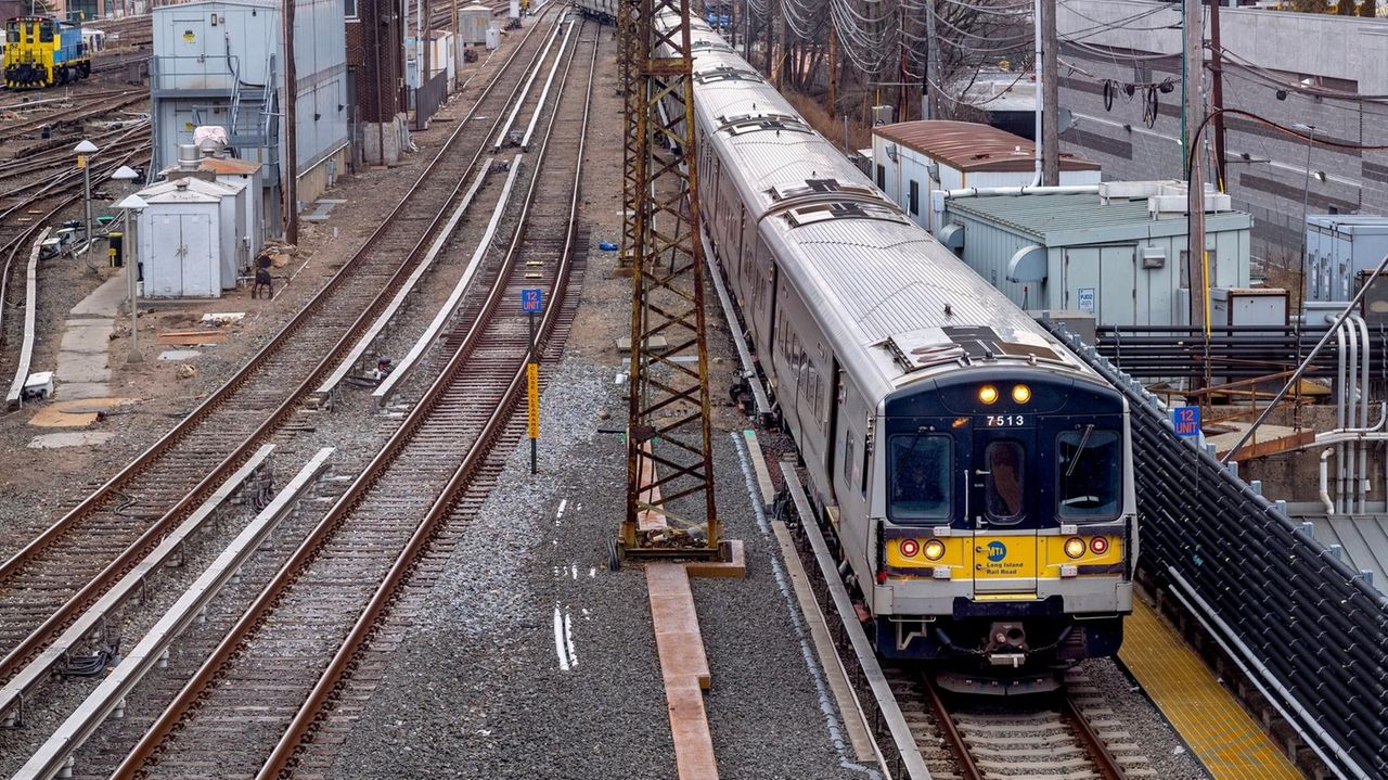 LIRR service restored after disruption between Jamaica and Brooklyn due ...