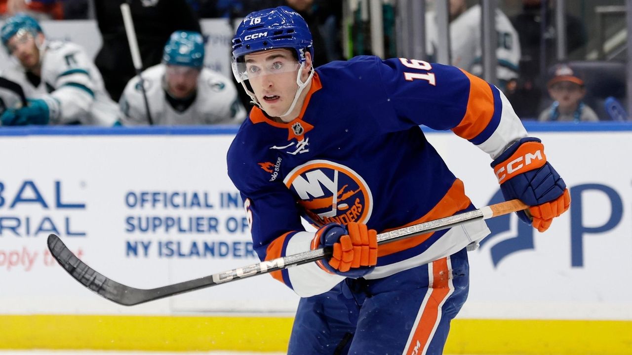 Rookie Marc Gatcomb making Islanders take notice in his short time in ...
