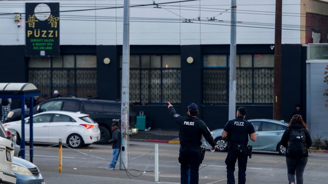 Seattle man faces 5 assault charges in random sidewalk stabbings - Newsday