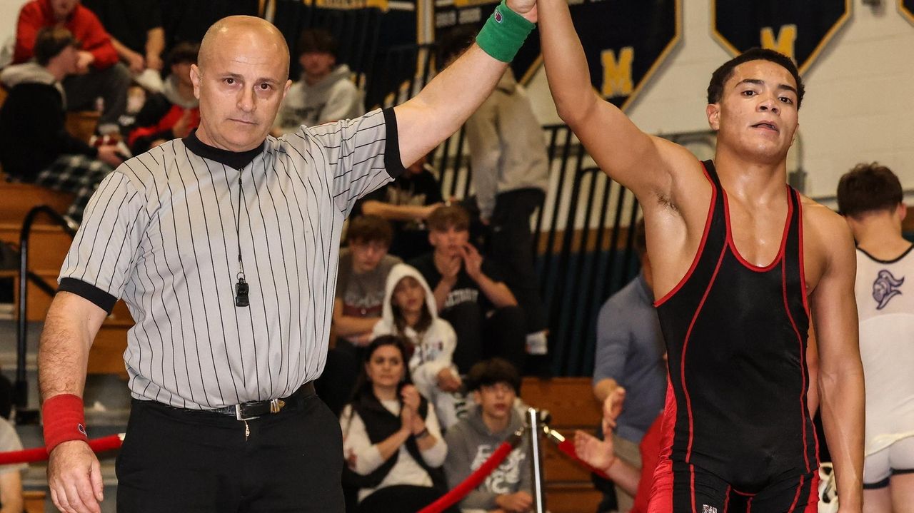 High school roundup: Wrestling, track, basketball - Newsday