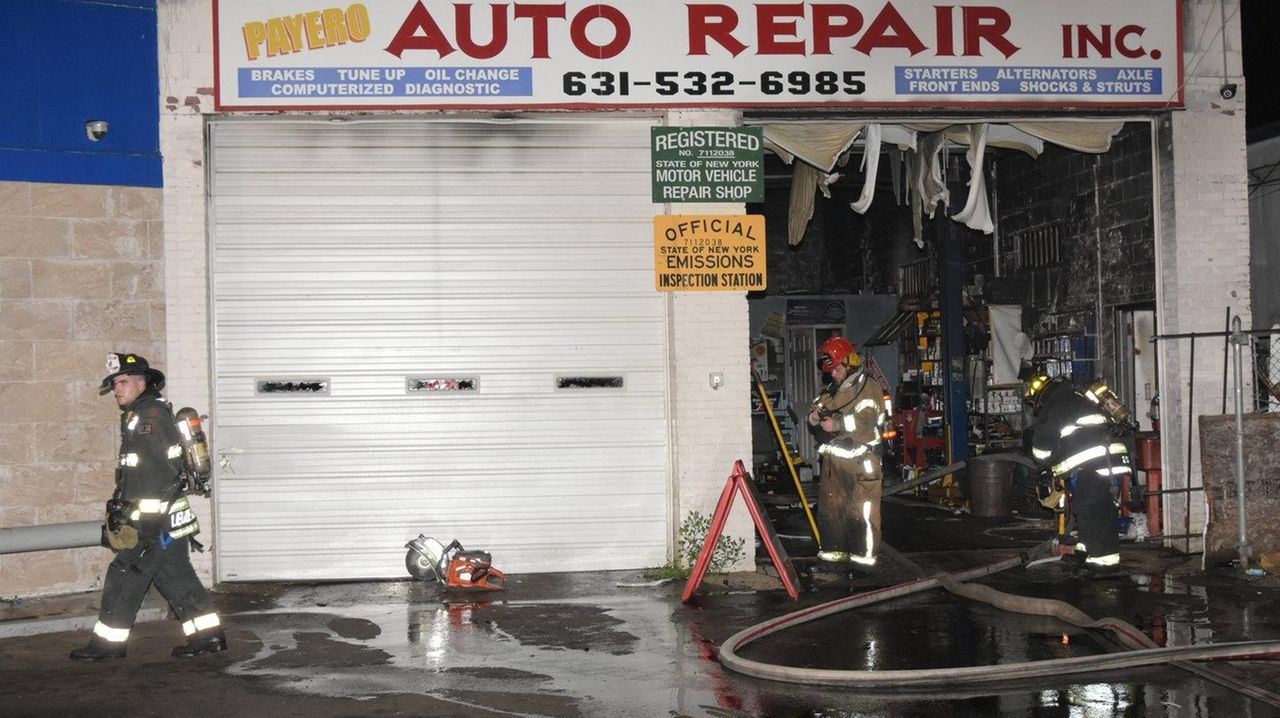 Officials: Firefighter hurt in N. Amityville repair shop blaze - Newsday