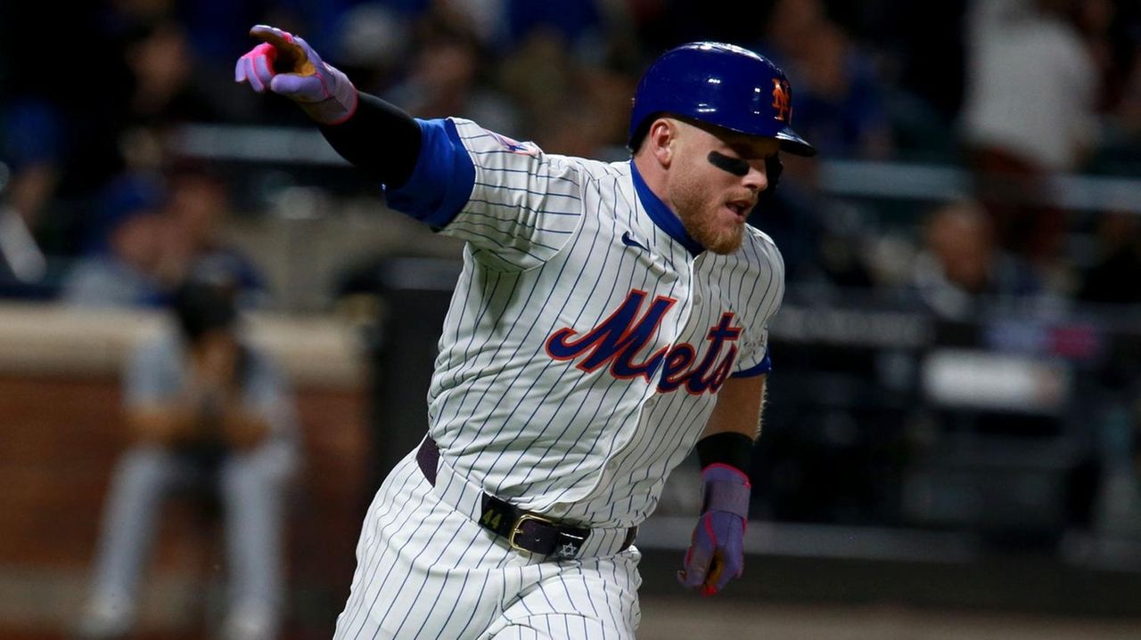 Mets' Harrison Bader hits go-ahead two-run double in eighth to complete ...