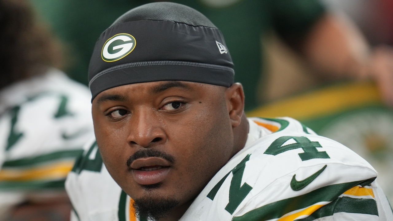 Browns agree to 2-year, $24 million deal with offensive lineman Elgton ...