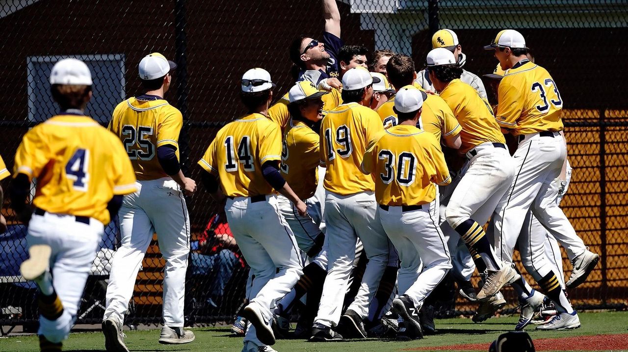 Aidan Crowley's no-hitter streak ends, but Shoreham-Wading River still ...