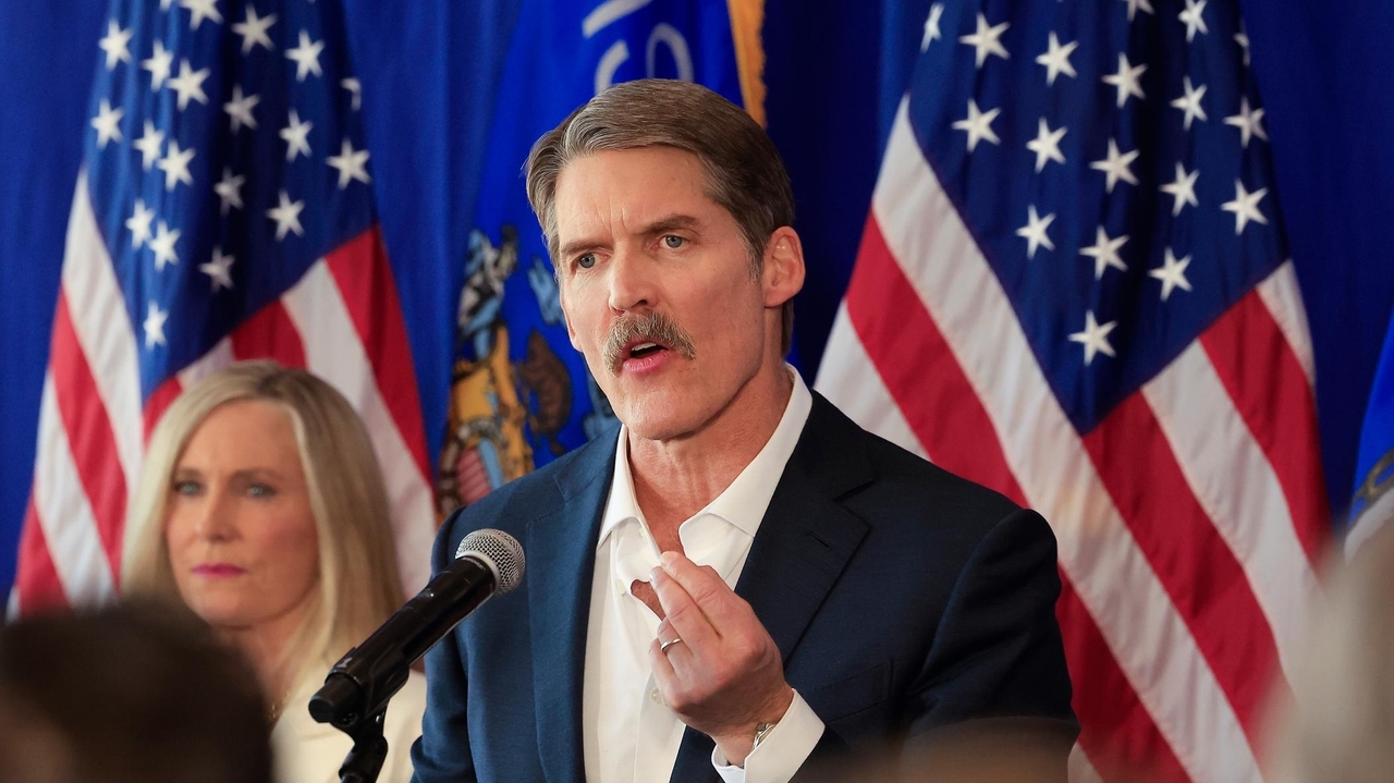 Republican Eric Hovde seeks to unseat Democrat Baldwin in Wisconsin ...