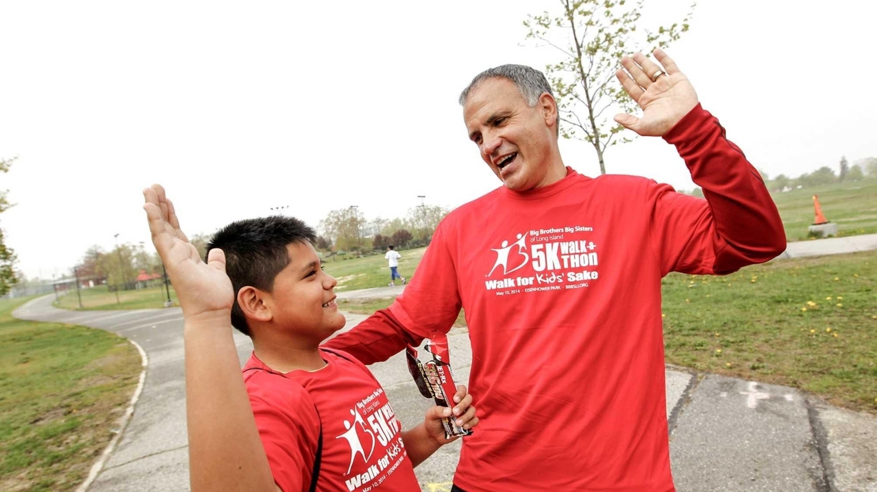 NBTY executive loves 'being of service to others' - Newsday
