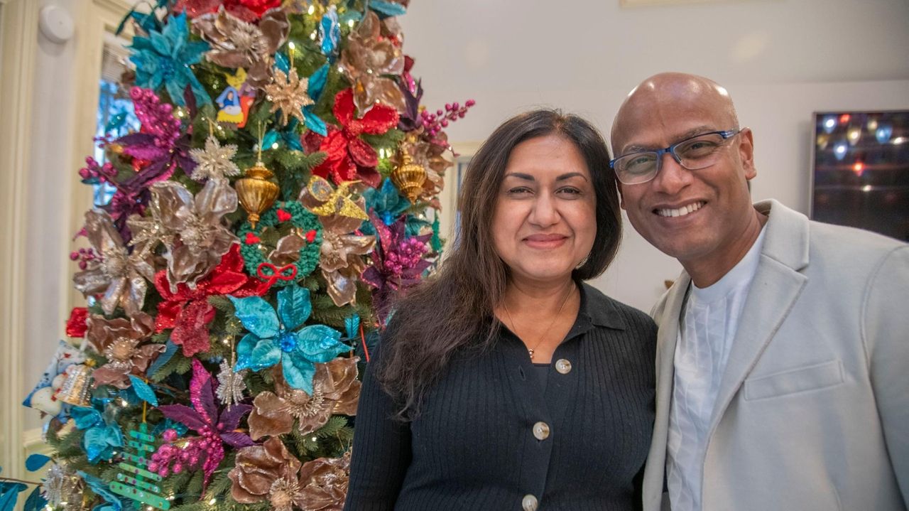 How Indian American Long Islanders are adopting Christmas traditions - Newsday