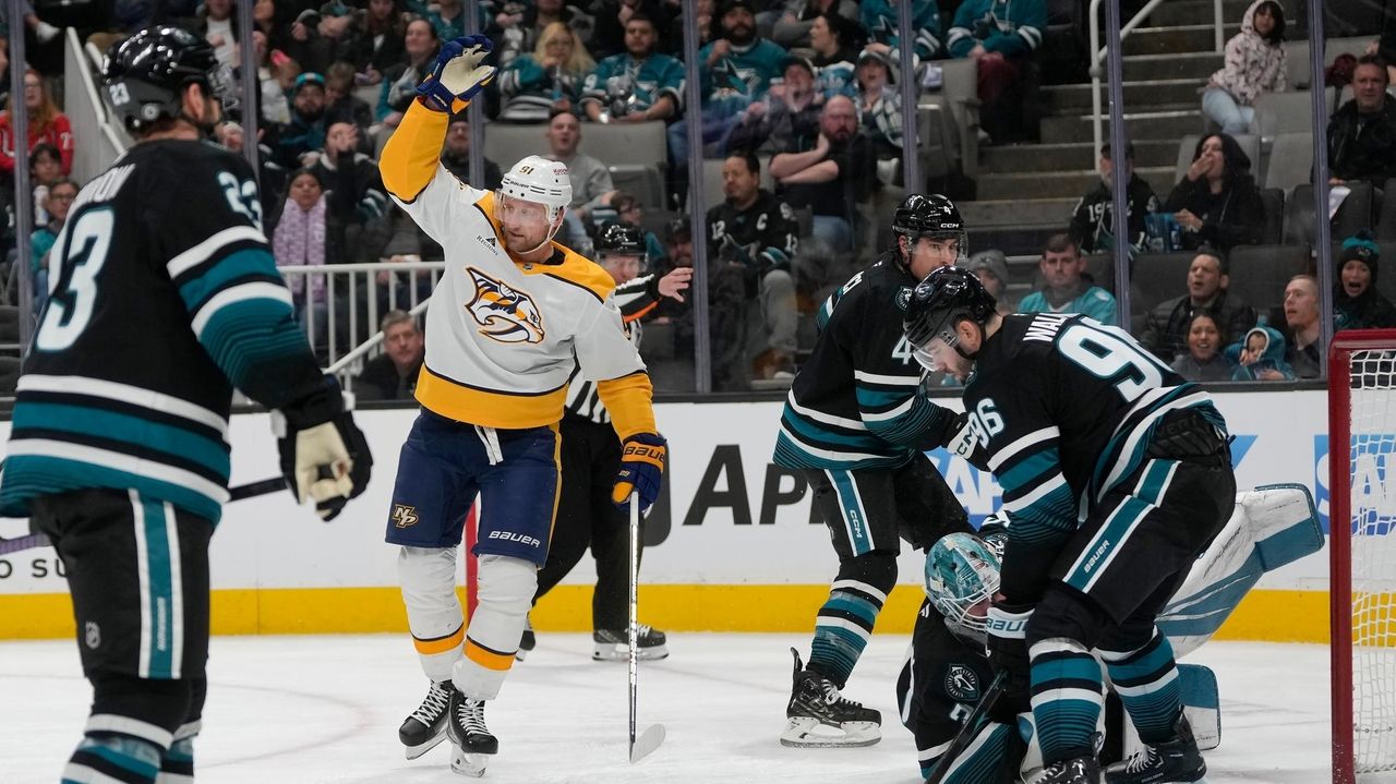 Filip Forsberg scores twice in the Predators' 6-5 victory over the Sharks - Newsday