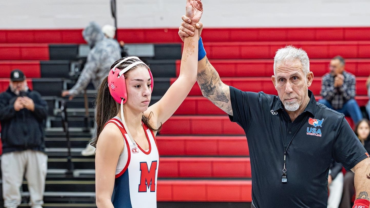 Girls wrestling first! Dual meet in Nassau, pin by Syosset's Grace ...