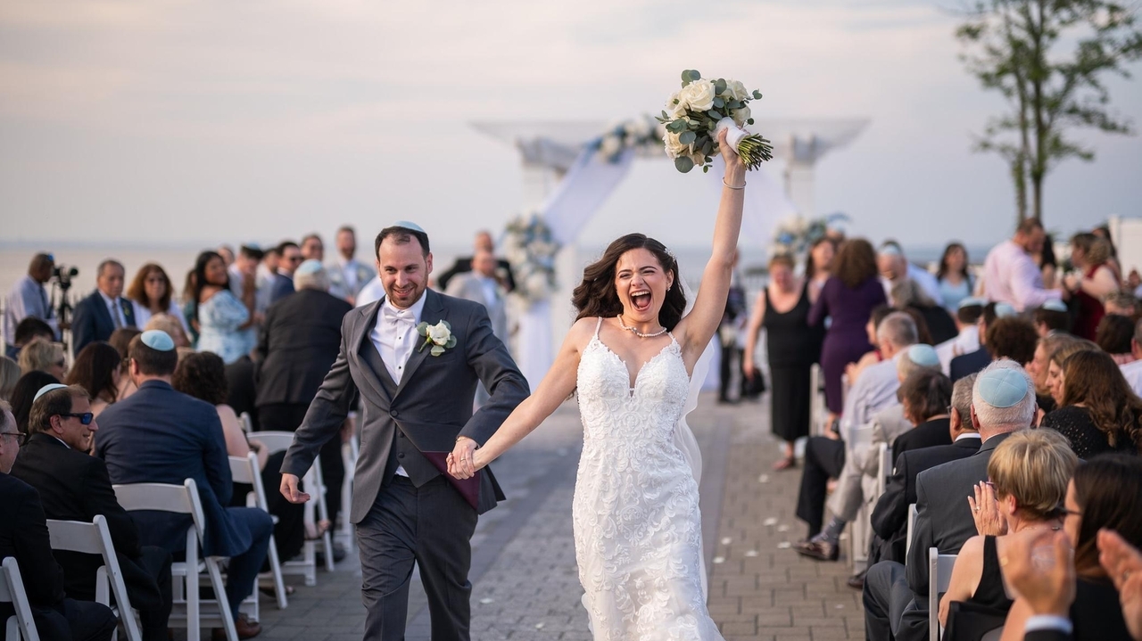 Allison Cohen and Jonathan Mass, of Smithtown, were wed June 28 - Newsday