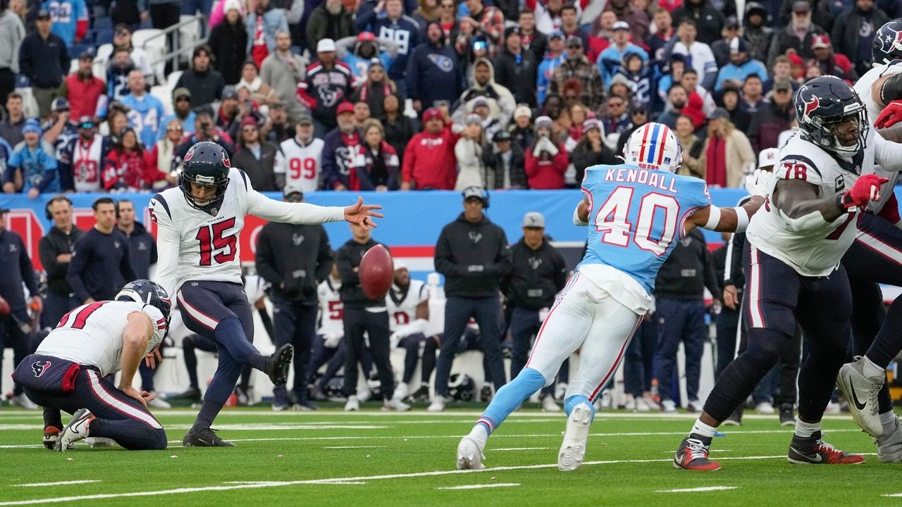 Texans win without Stroud, beating Titans 19-16 on Fairbairn's 54-yard ...