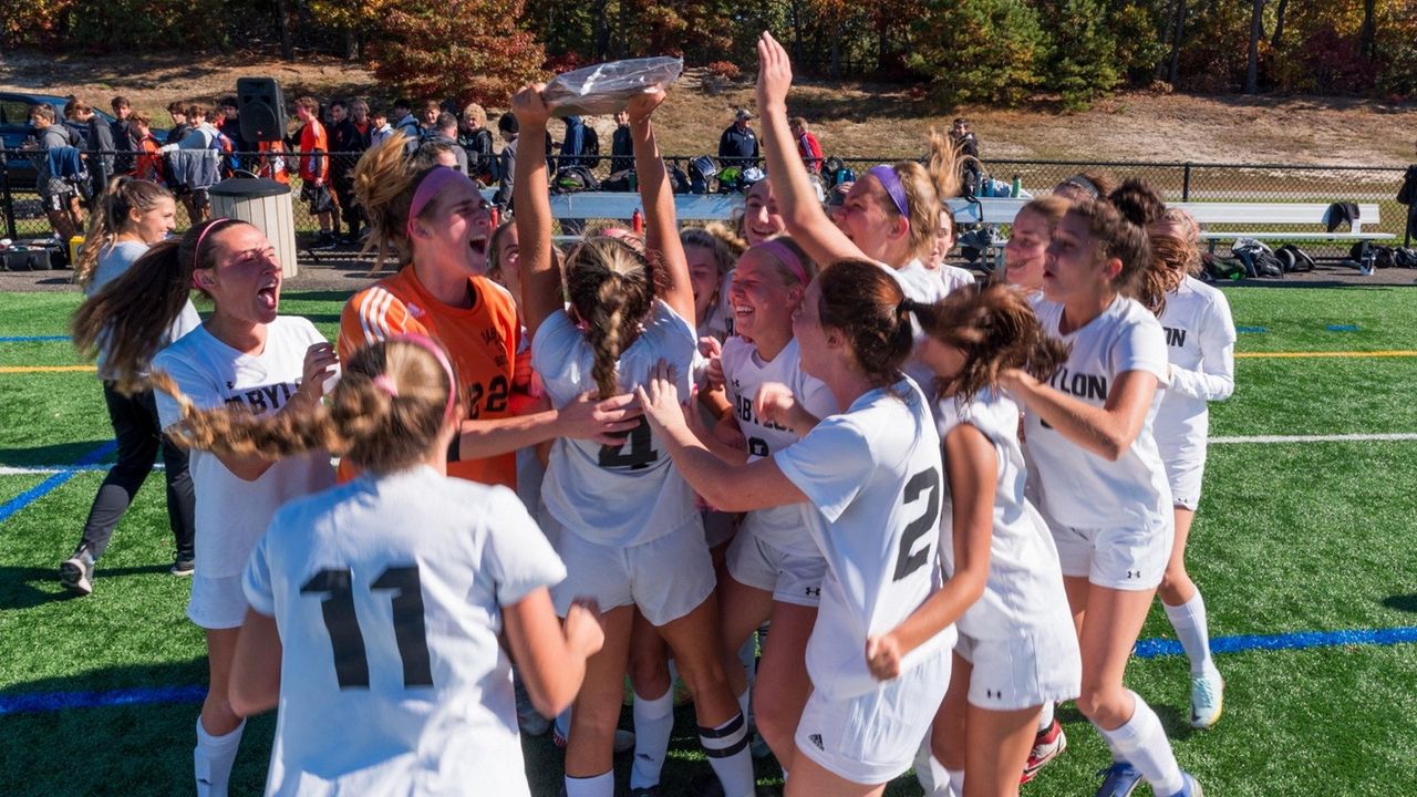 Bell leads Babylon to Suffolk Class B girls soccer title - Newsday