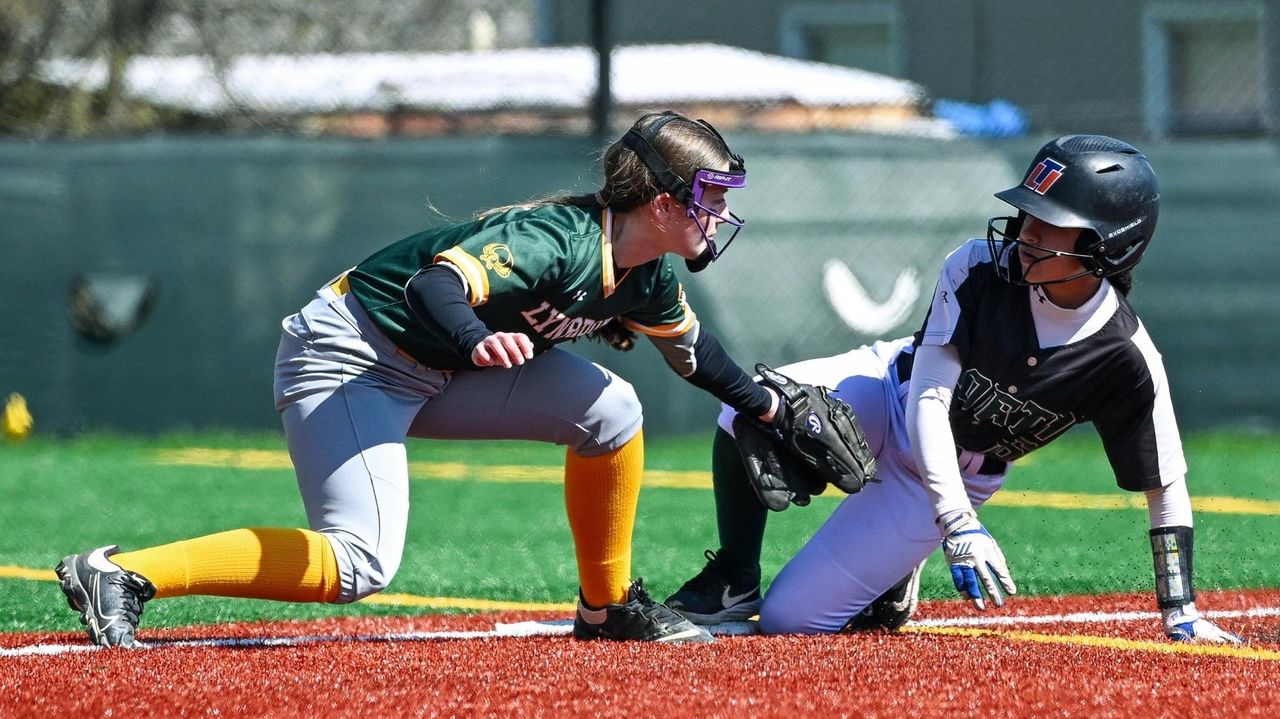 Softball photos: Lynbrook vs. Valley Stream North - Newsday