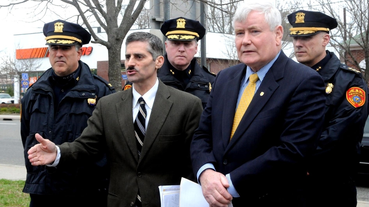 Levy: Cops' vehicle checkpoints to fight gang activity - Newsday