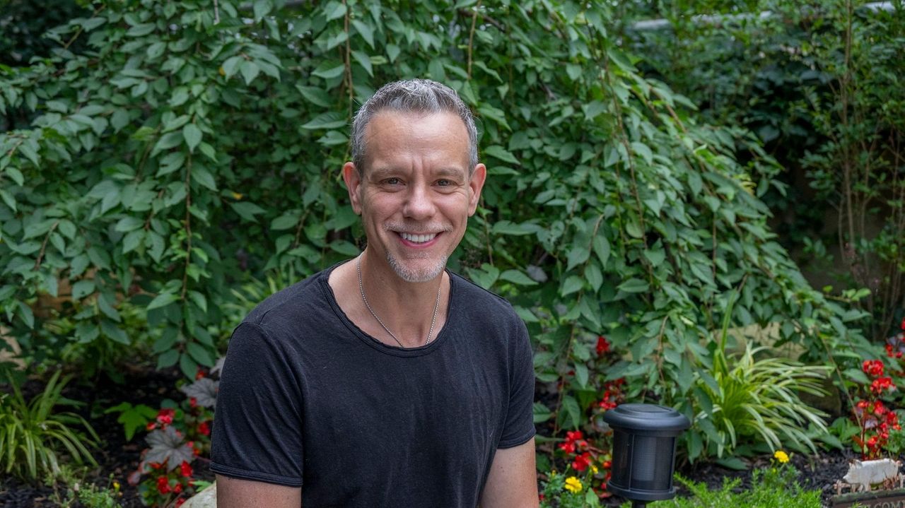 Adam Pascal talks about leaving Long Island, and maybe show biz - Newsday