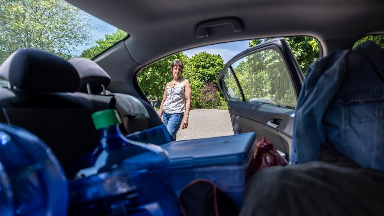 Working homeless people finding 'affordable housing' in their cars on ...