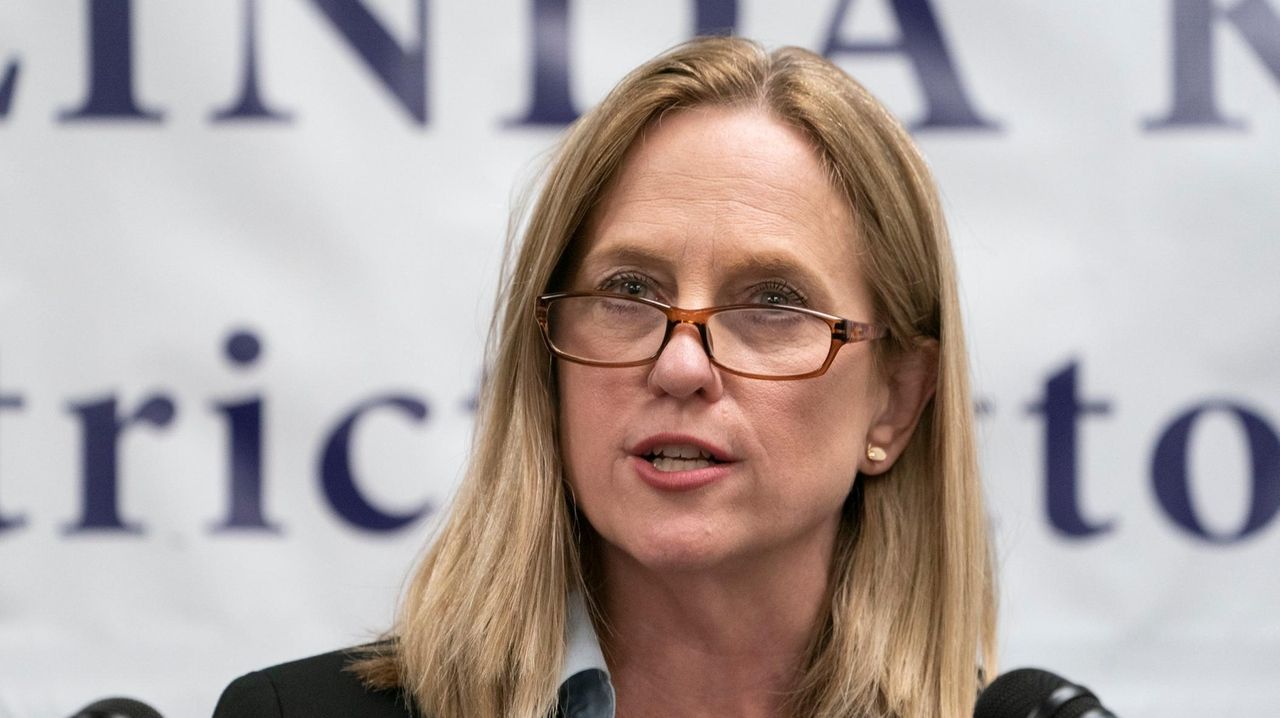 Greenvale woman charged with stealing funds from Queens PTA she led ...