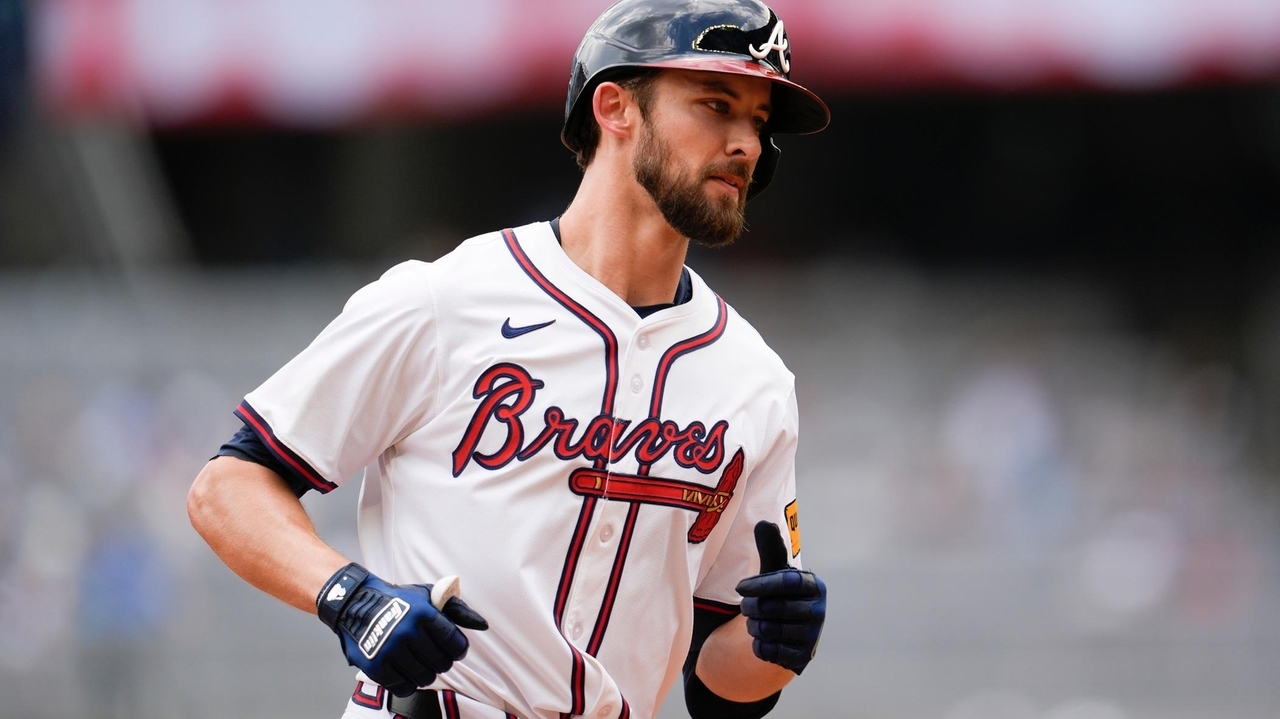 Eli White's 3-run homer in 8th inning lifts Braves to 4-1 win over ...