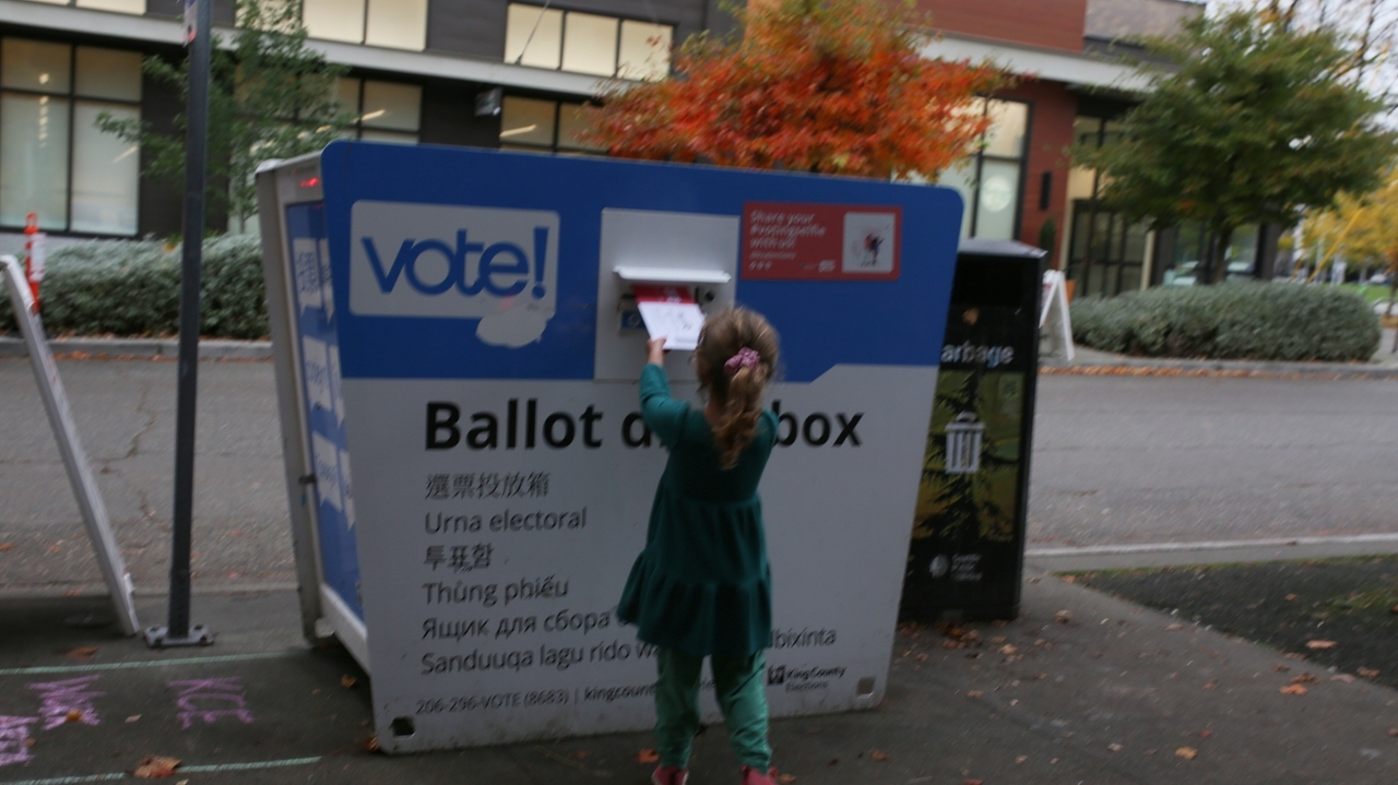 Judge blocks Trump's elections order in lawsuit by vote-by-mail states ...