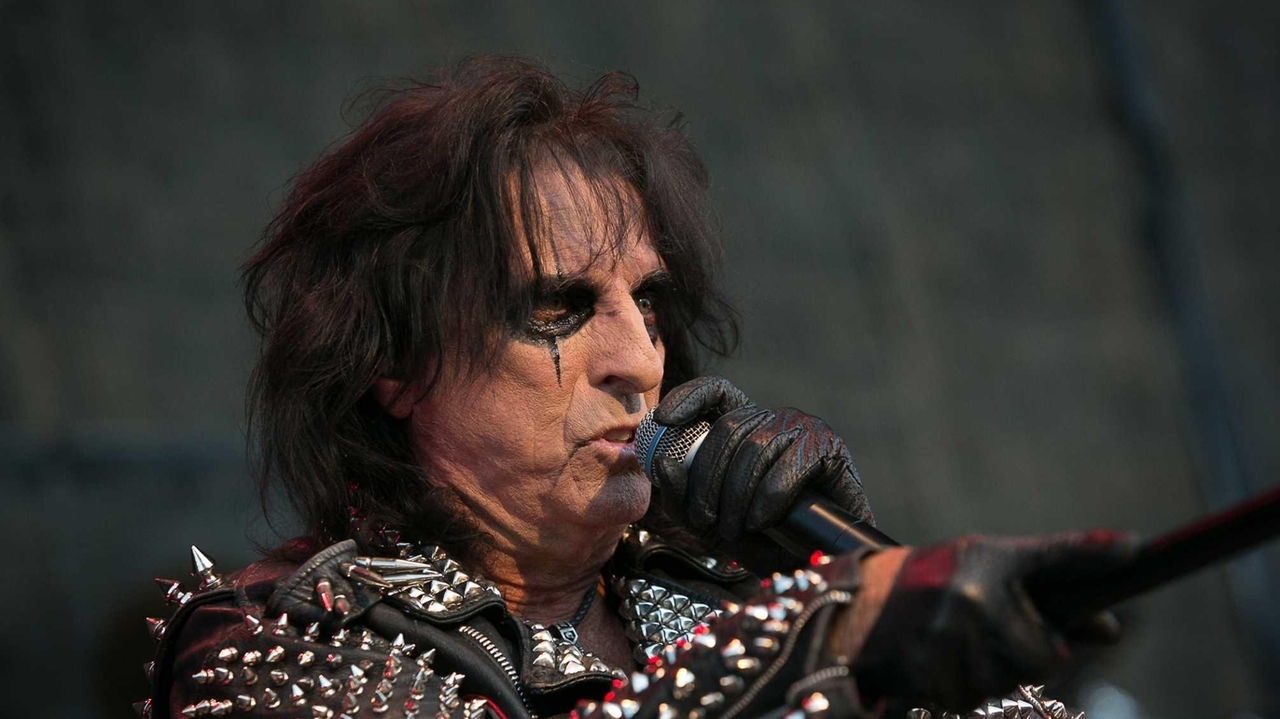 Alice Cooper's 'doc opera,' 'Super Duper Alice Cooper,' premiering at ...