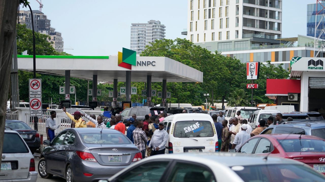 Drivers line up for gasoline across Nigeria after new president scraps fuel subsidy - Newsday