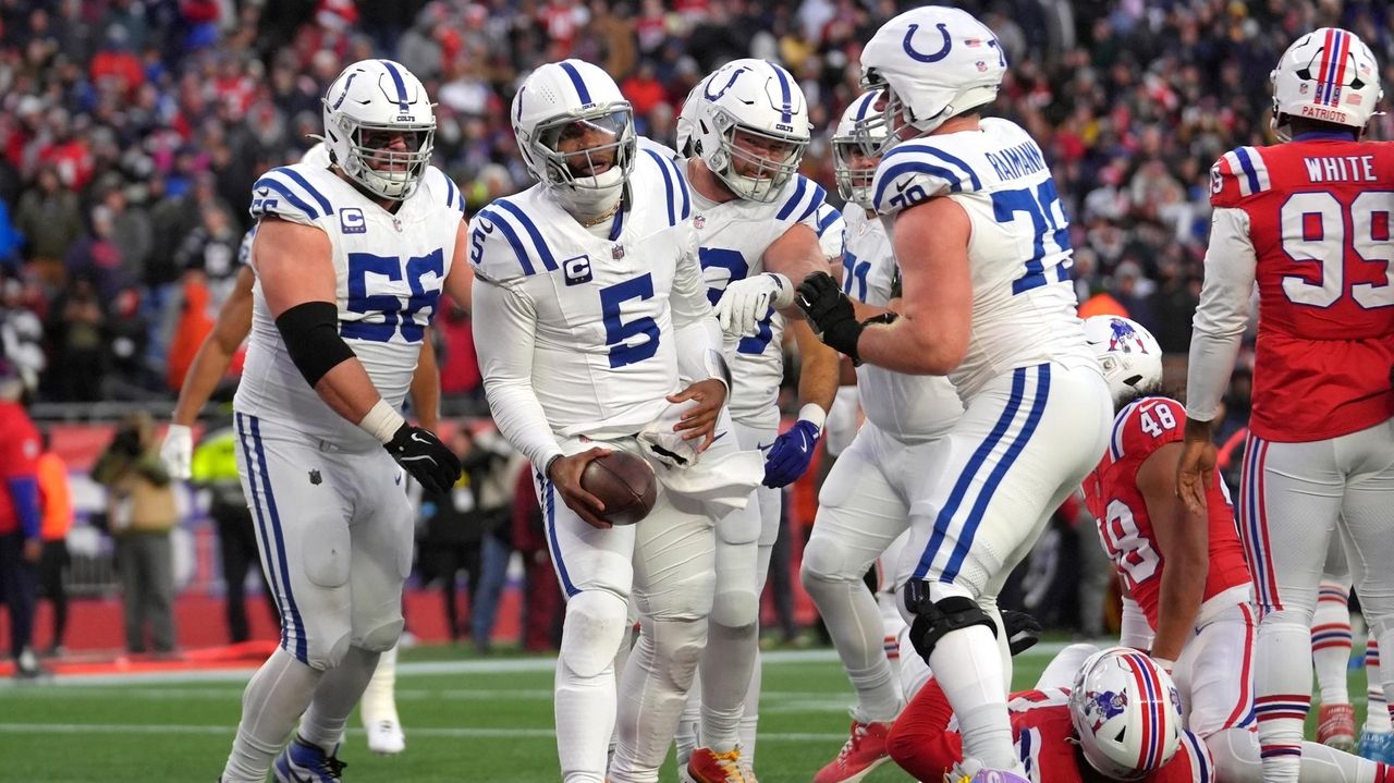 Richardson throws for TD and runs for 2 with 12 seconds left as Colts ...