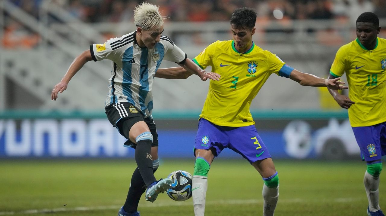 Man City signs teenage Palmeiras defender Vitor Reis for $36 million ...