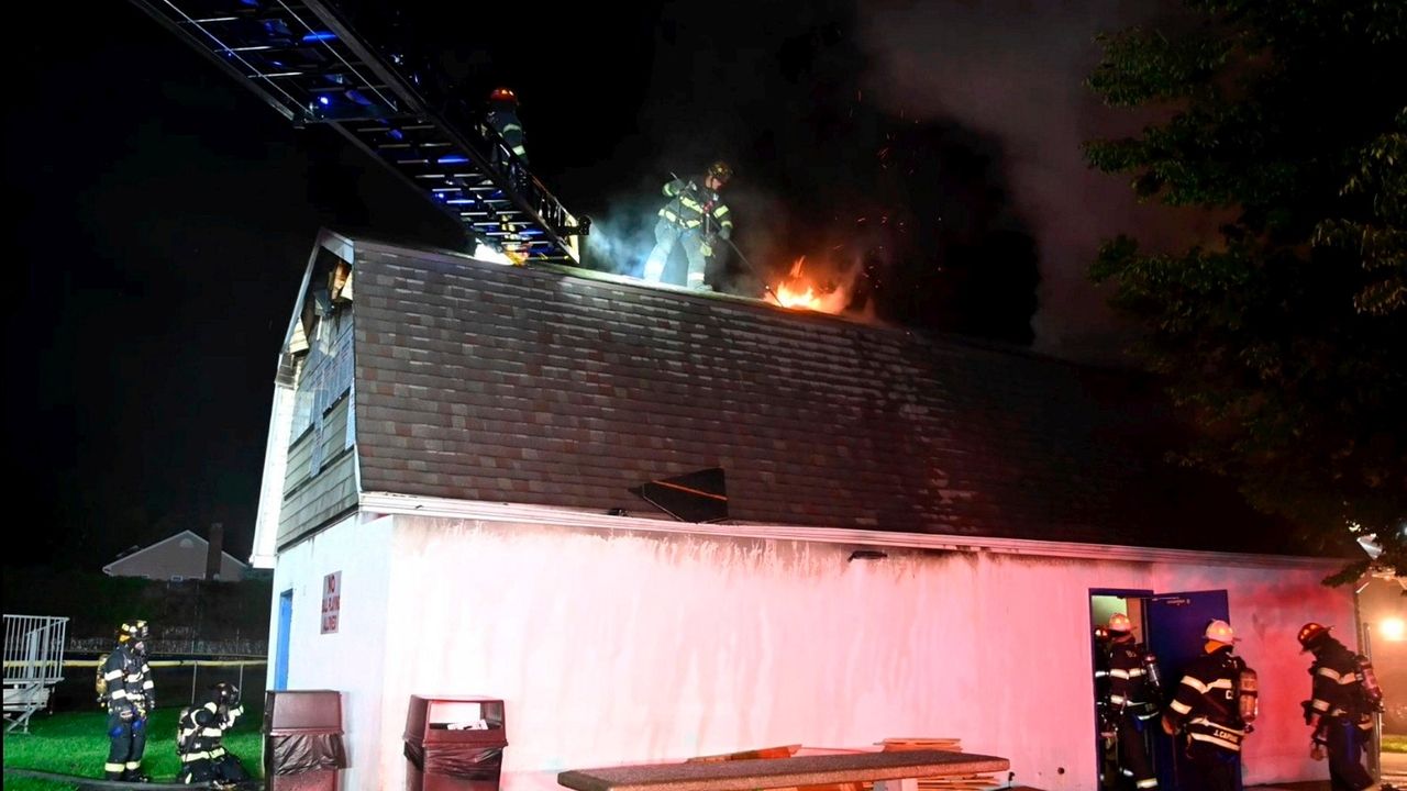Fire extensively damages clubhouse of North Bellmore-North Merrick ...
