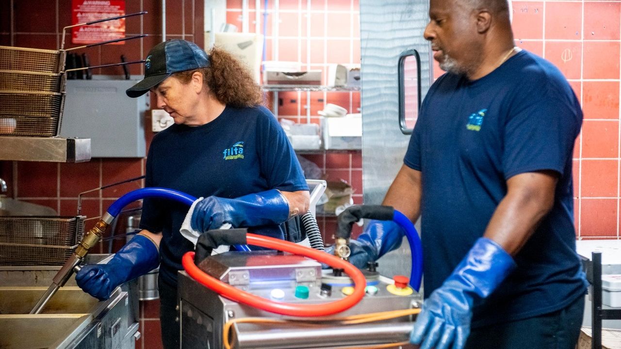 She was a ball girl. Now she's won service at U.S. Open. - Newsday