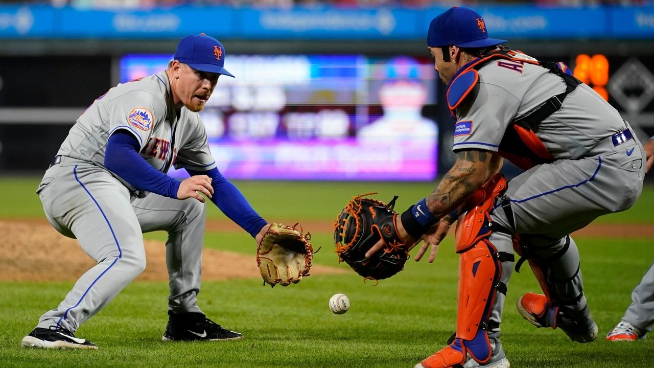 Mets clinch losing record with loss to Phillies - Newsday
