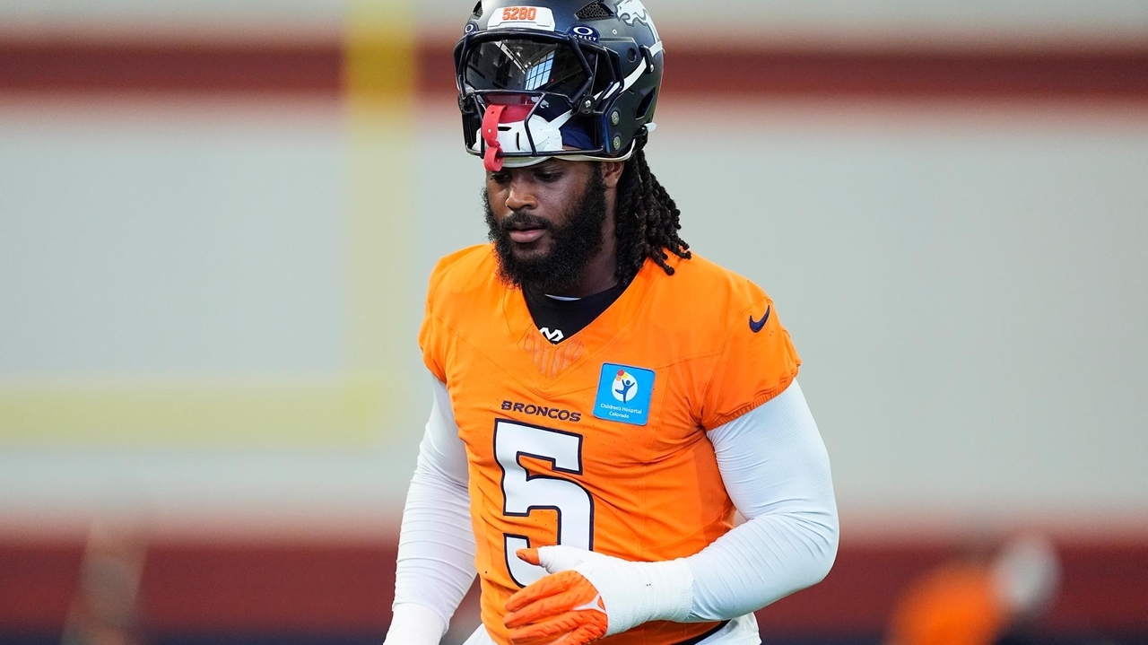 Broncos' Baron Browning gives new meaning to contract year with fans ...