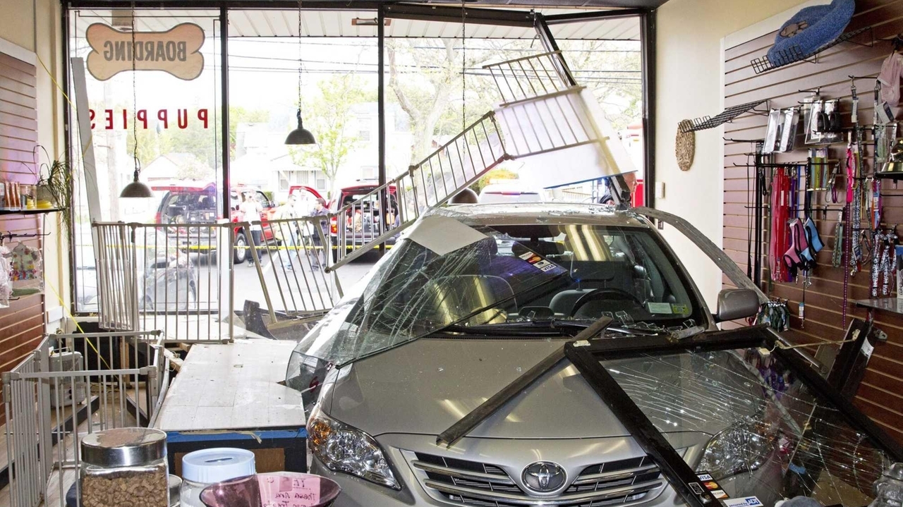 No injuries as car slams into Freeport storefront, say cops - Newsday