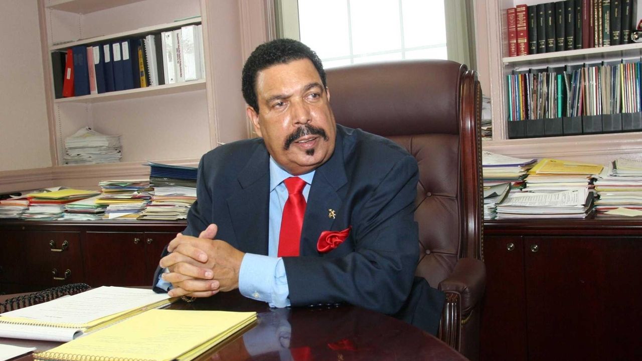 Former Hempstead schools chief Nathaniel Clay Jr. dies of heart attack ...