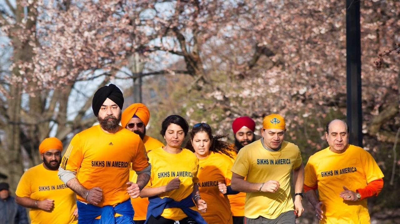 Devoted group of Sikh runners ready for Long Island Marathon - Newsday