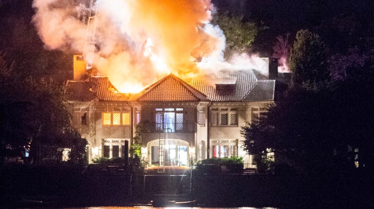 Cause of fire at Ron Perelman's East Hampton Village estate being ...