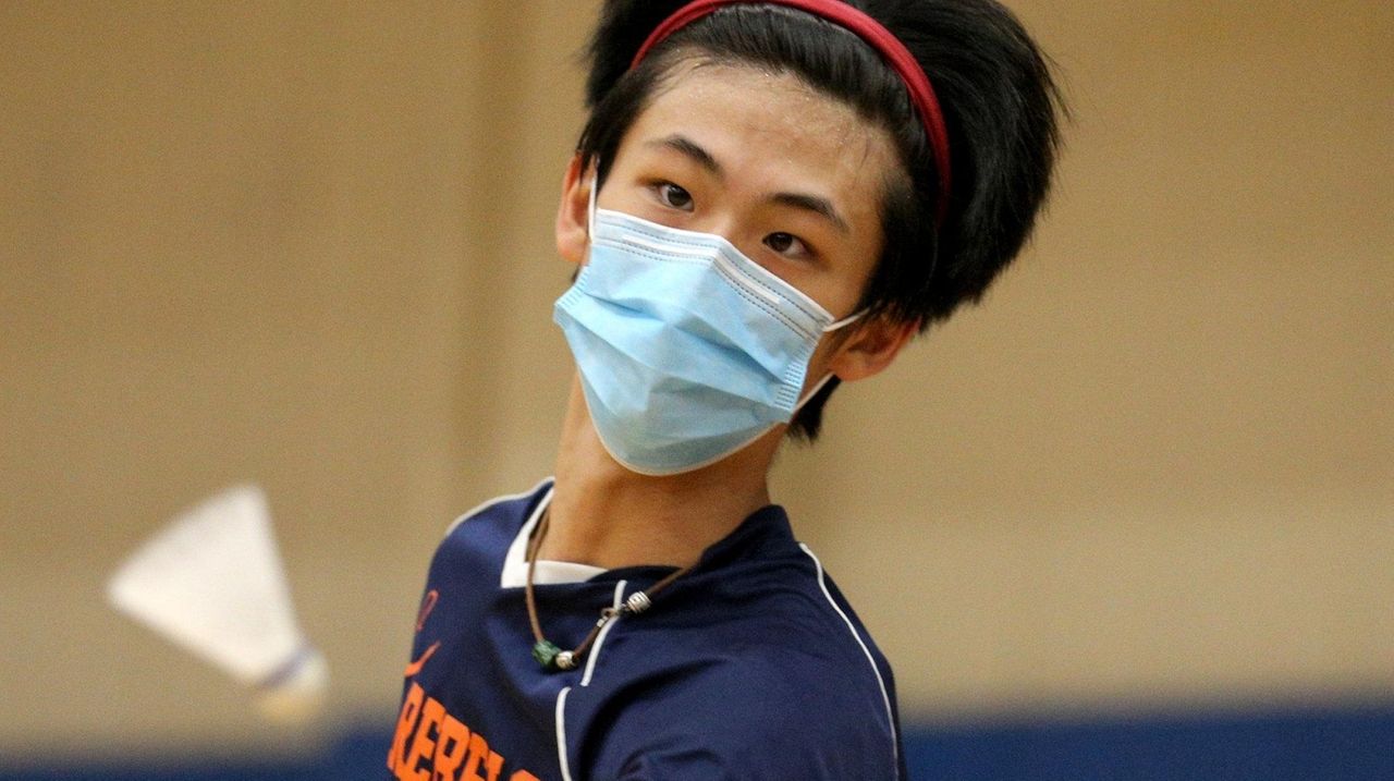 Great Neck South's Ryan Wu wins his third straight Nassau badminton singles title - Newsday