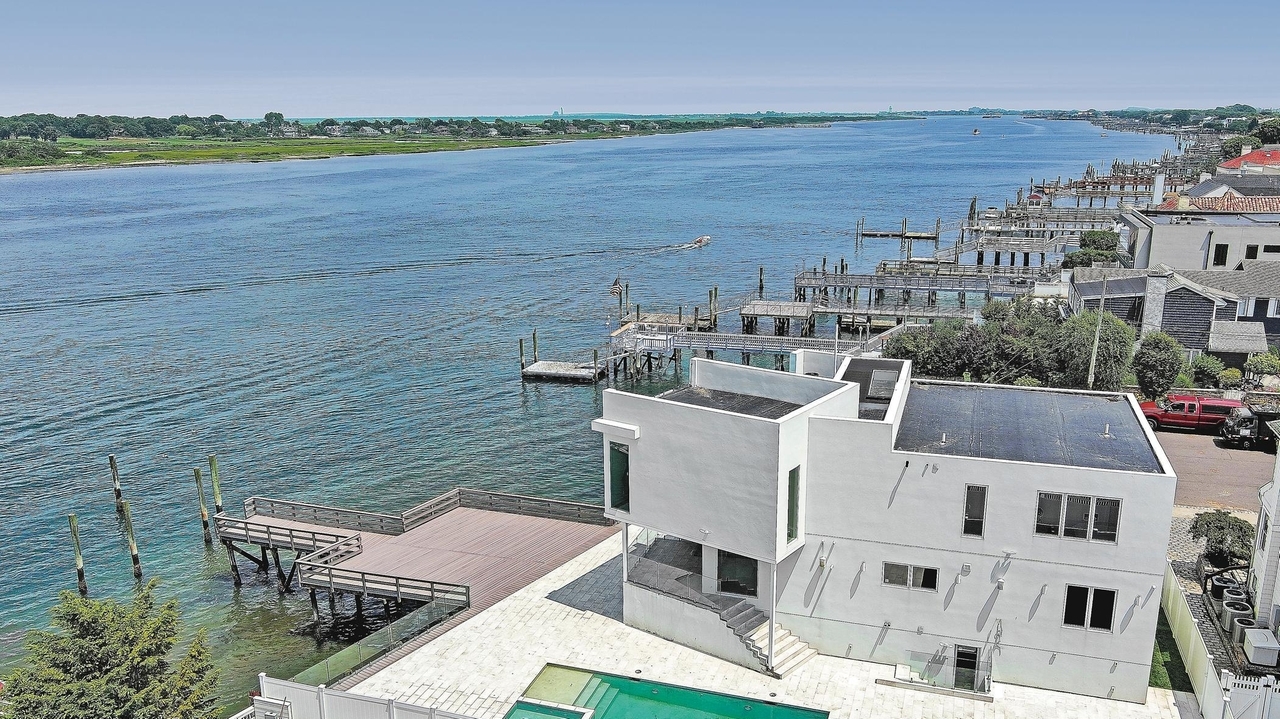 Inside a $7.1 million waterfront home in Atlantic Beach - Newsday