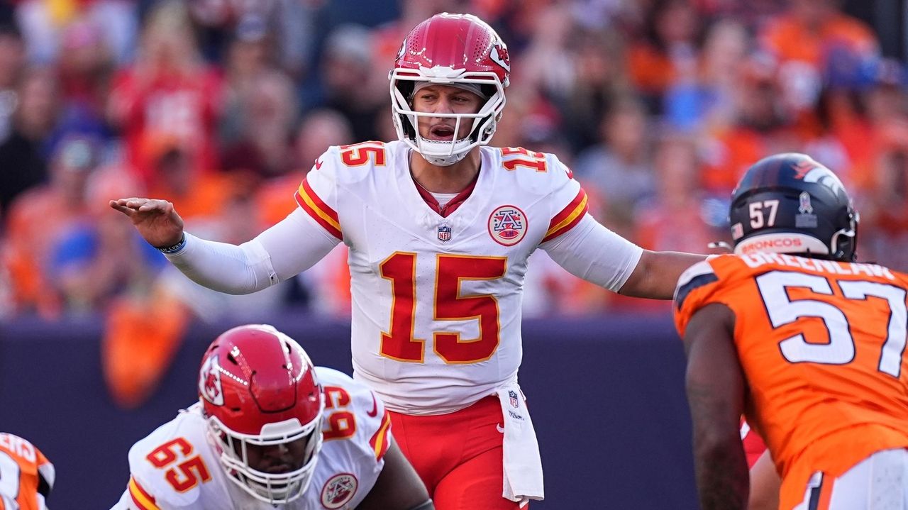 Broncos beat Chiefs 22-19 on Lutz's last-second field goal, extending ...