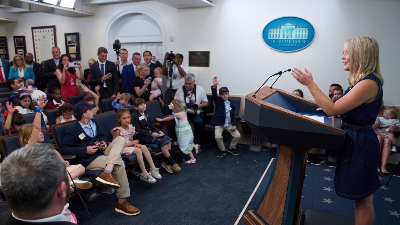 Trump's sweet tooth: He eats a 'good amount' of candy and likes pink ...