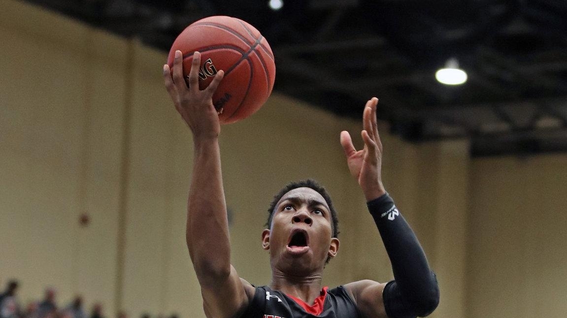 Half Hollow Hills East’s Savion Lewis up to the challenge - Newsday