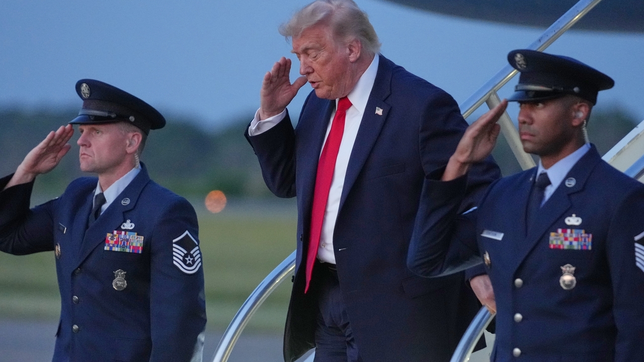 The Latest: Trump to attend NBA Finals Game 3 between Knicks and Spurs ...