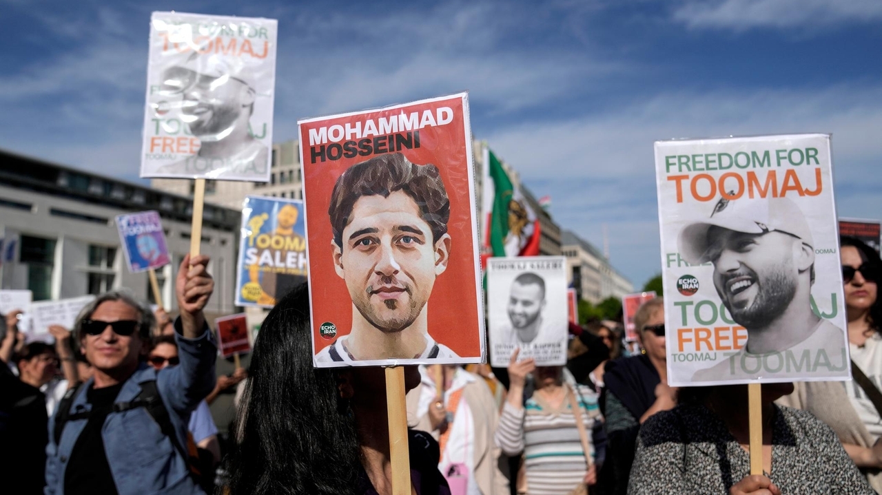 US lawmakers push to sanction Iranian officials over death sentence for ...