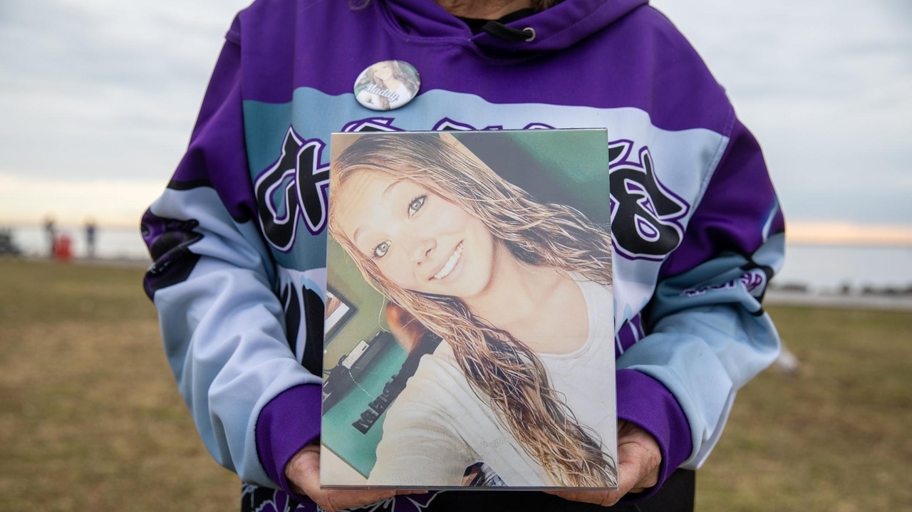 Long Island overdose victims to get memorial at Babylon park - Newsday
