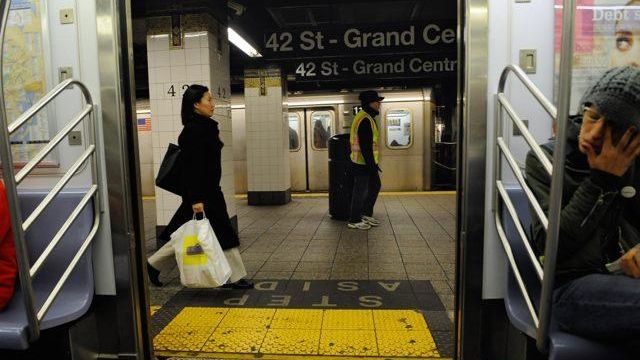 MTA mulls longshot idea of sliding doors on subway platforms - Newsday