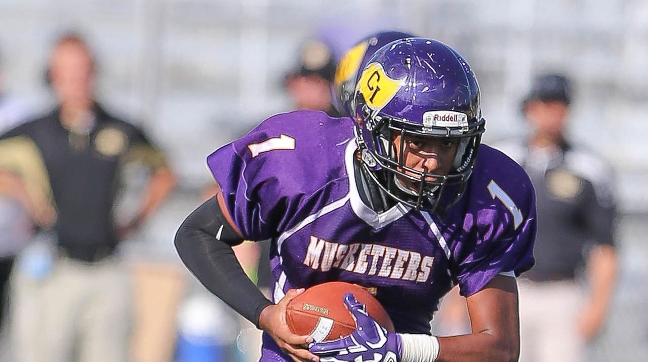 Central Islip vs. Commack football - Newsday