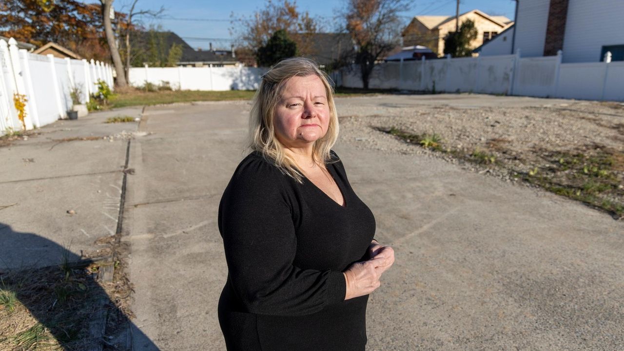 Another lawsuit vs. Oyster Bay from ex-owner of demolished, Sandy ...