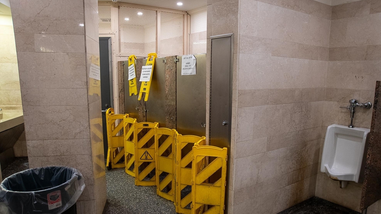 NYC subway bathrooms lack such essentials as toilet seats, tissues and ...