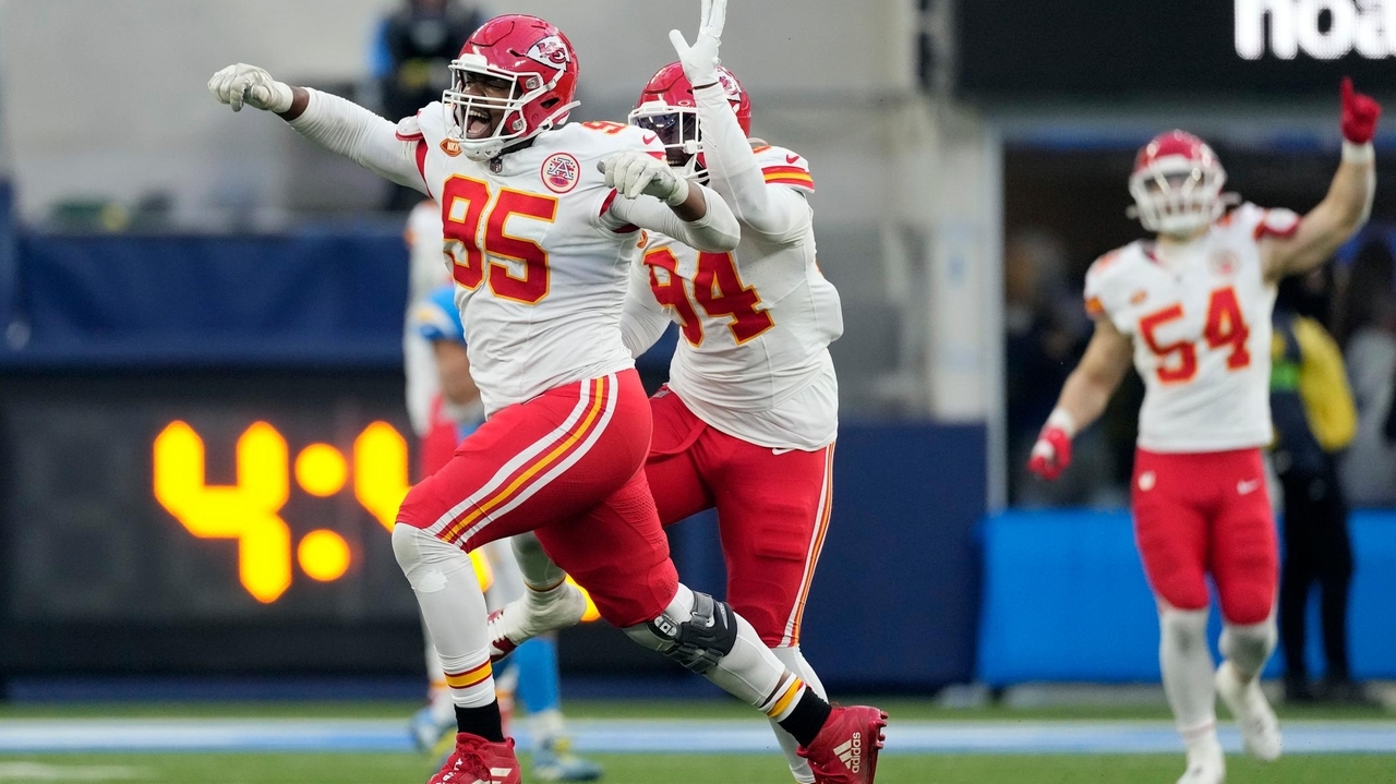 Chiefs' Chris Jones picks up $1.25 million bonus with sack against ...