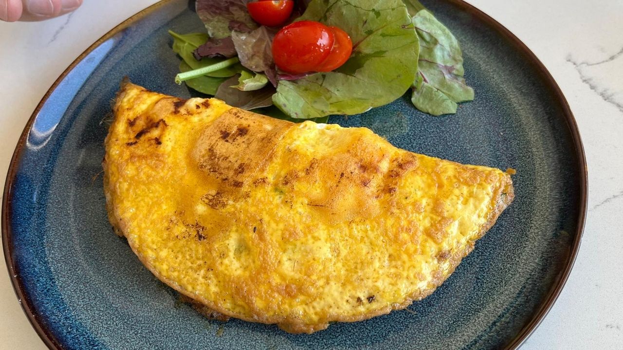 Stylish new Fora Cafe serves Turkish food in Port Washington - Newsday