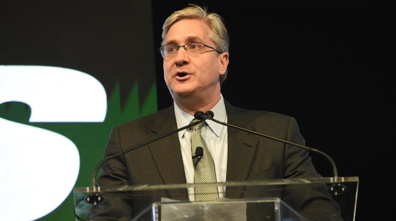 Neil Glat stepping down as Jets president - Newsday